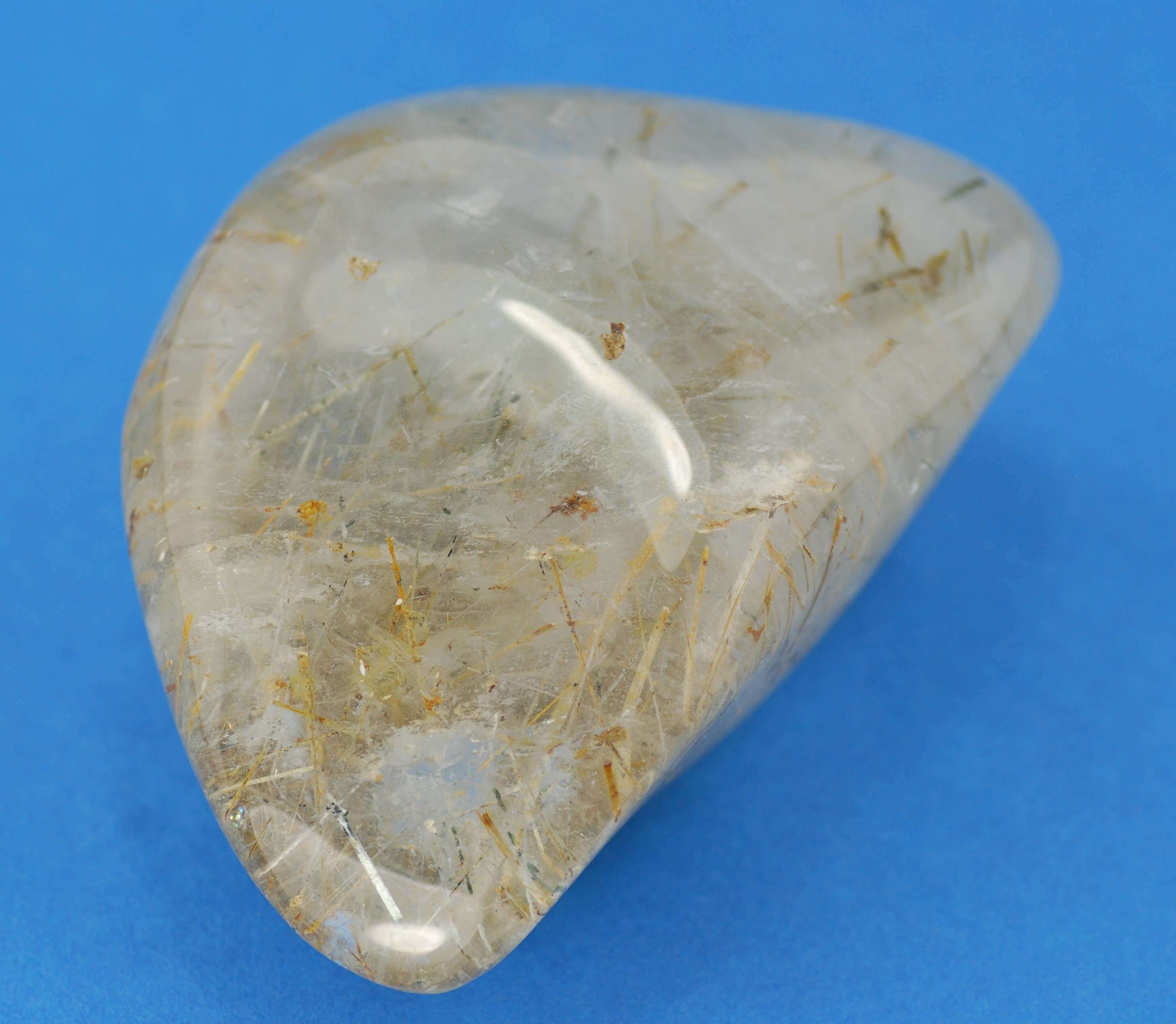 Angel Hair (Rutile) in Quartz 560g – Happy Glastonbury