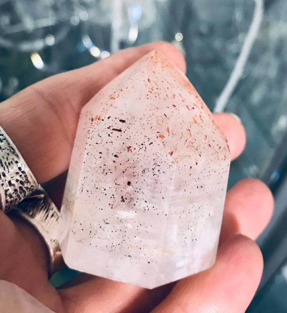 Brookite In Quartz 80 grams – Happy Glastonbury
