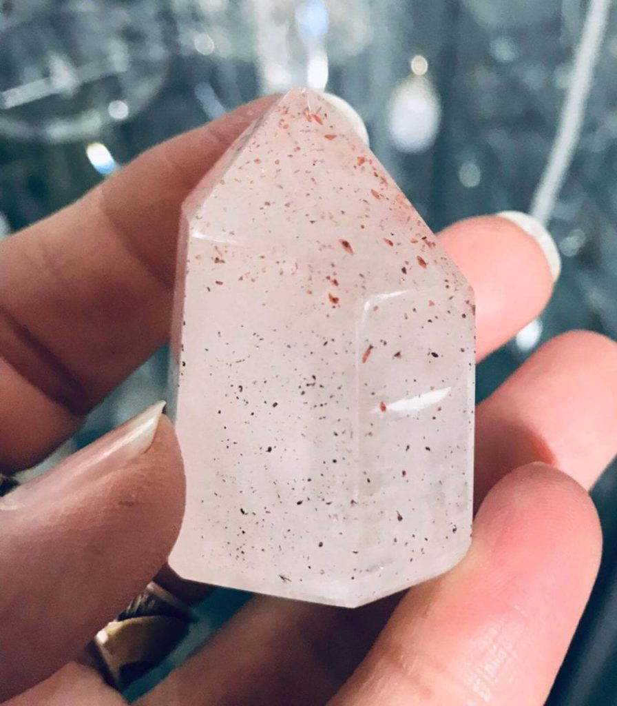 Brookite In Quartz Point 64 grams – Happy Glastonbury